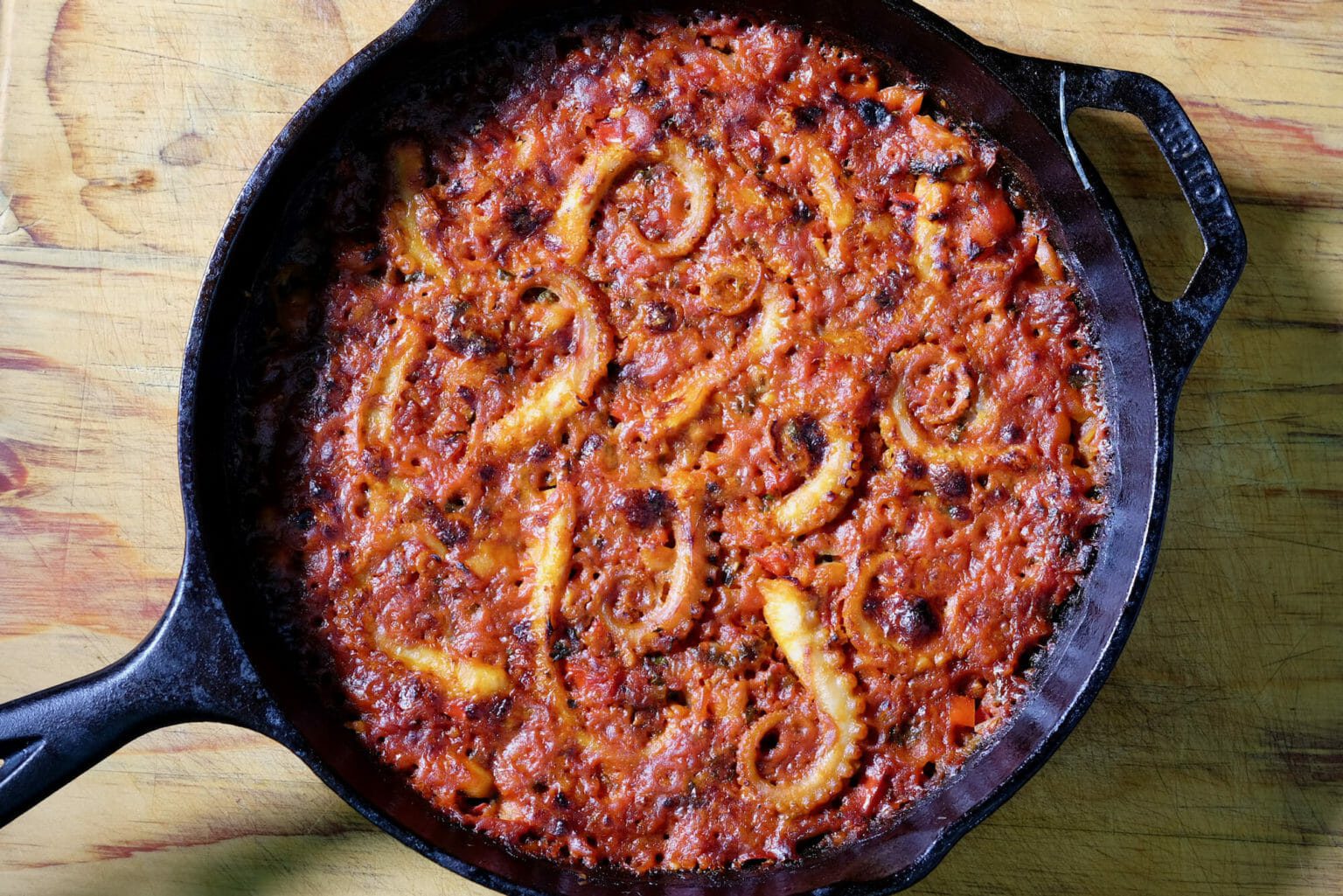 Grilled octopus on baked beans - delectabilia