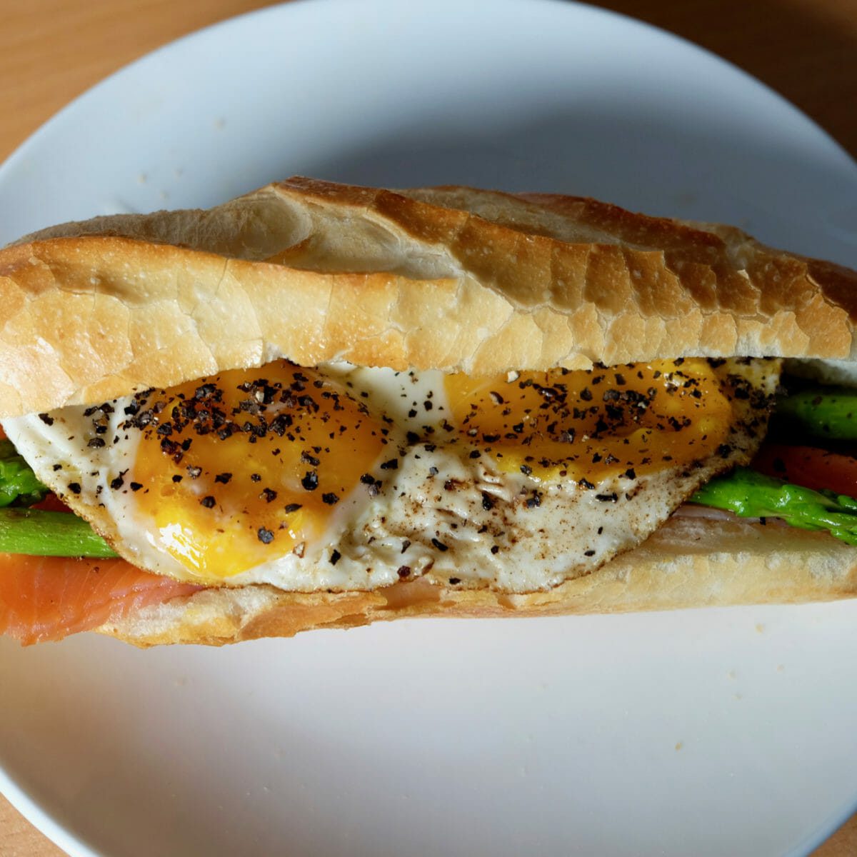 Salmon banh mi (Vietnamese baguette) - delectabilia