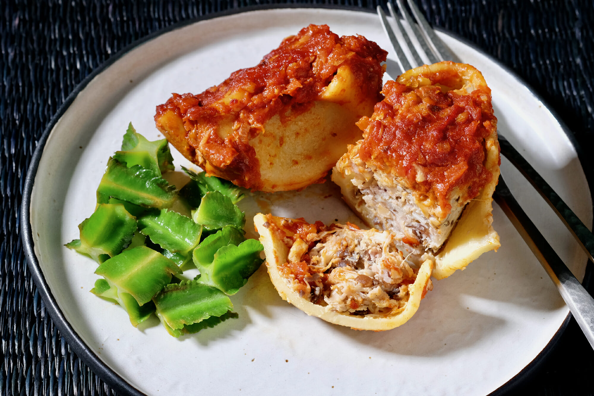Large Pasta Shells Stuffed with Pork and Crab in Spicy Sauce - delectabilia
