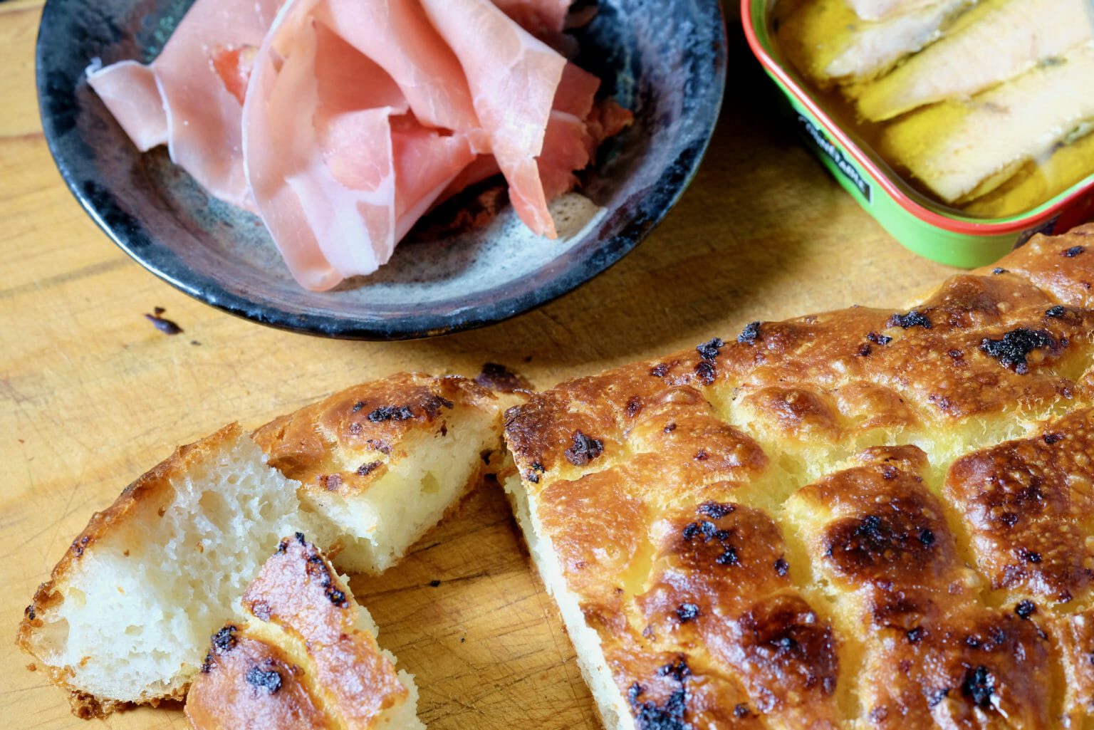Easy and fun Focaccia recipe - delectabilia