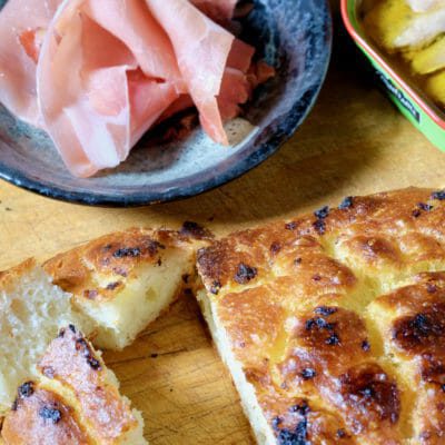 Easy and fun Focaccia recipe - delectabilia