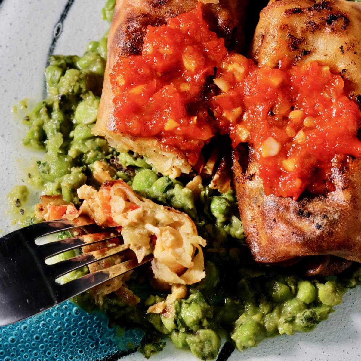 Seafood spring rolls on pea and mint mash with chilli jam - delectabilia