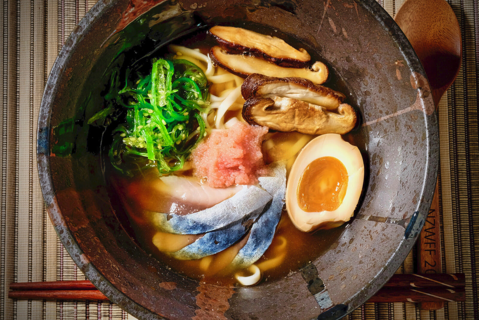 Ramen with tastes of the ocean - delectabilia